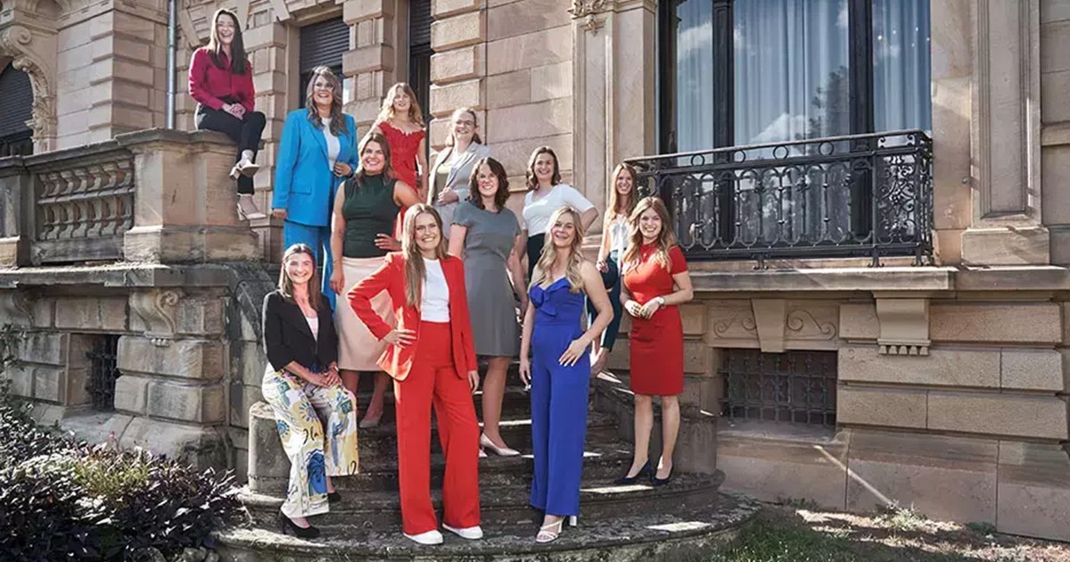 Wahl der 76. Deutschen Weinkönigin: Wer kommt ins Finale? | HOGAPAGE ...