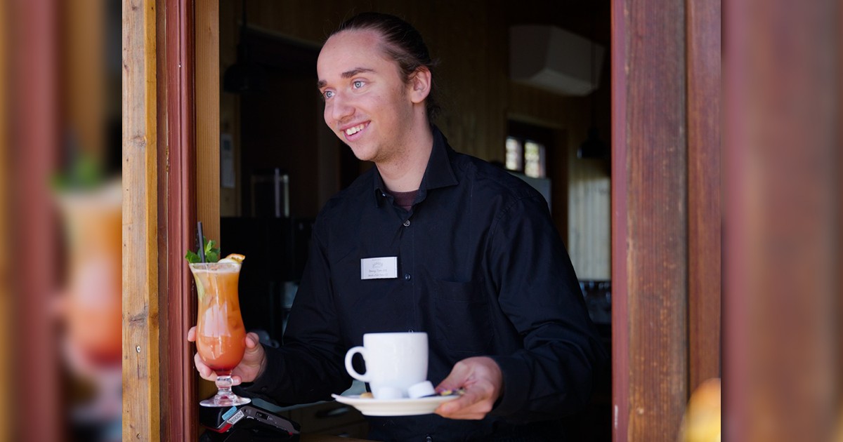 Seehotel Niedernberg hat einen neuen Beach Club Manager | HOGAPAGE ...